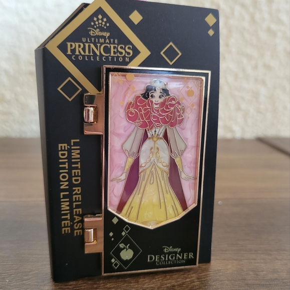Disney | Accessories | Snow White Designer Collection Limited Release ...